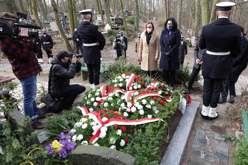 Maciej Płażyński, Aram Rybicki, Leszek Solski, Anna Walentynowicz ...